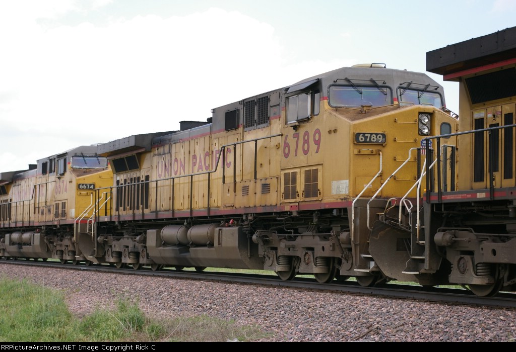 UP 6789 Is #2 In A SB Unit Grain Train.